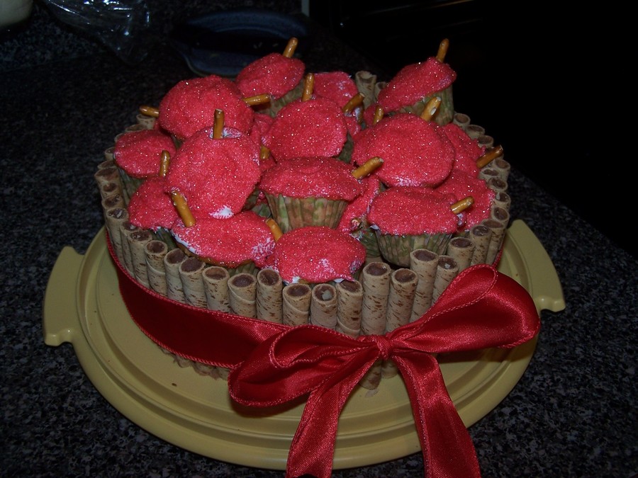 Barrel Of Apples - CakeCentral.com