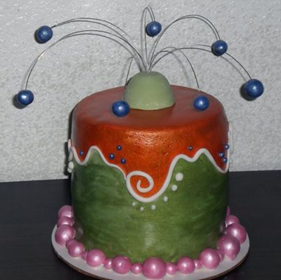 Moderncake.jpg - CakeCentral.com