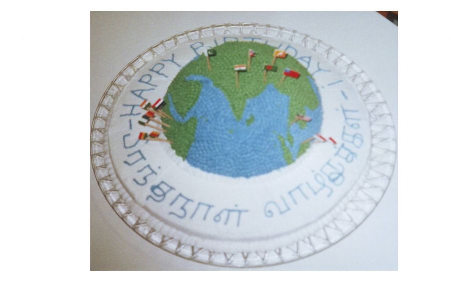 World Globe & Flags - CakeCentral.com