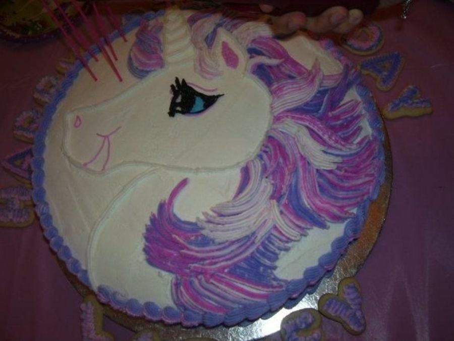 Lainey's Unicorn - CakeCentral.com