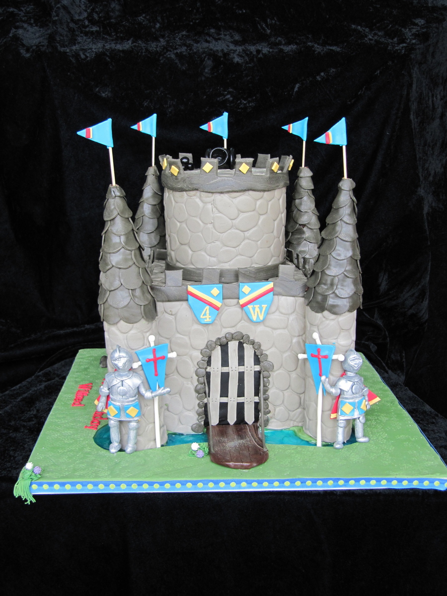 Knight's Castle - CakeCentral.com
