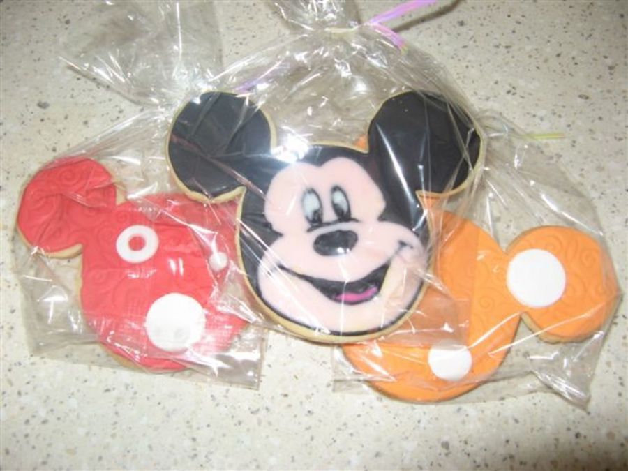 Mickey Mouse Cookies. - CakeCentral.com