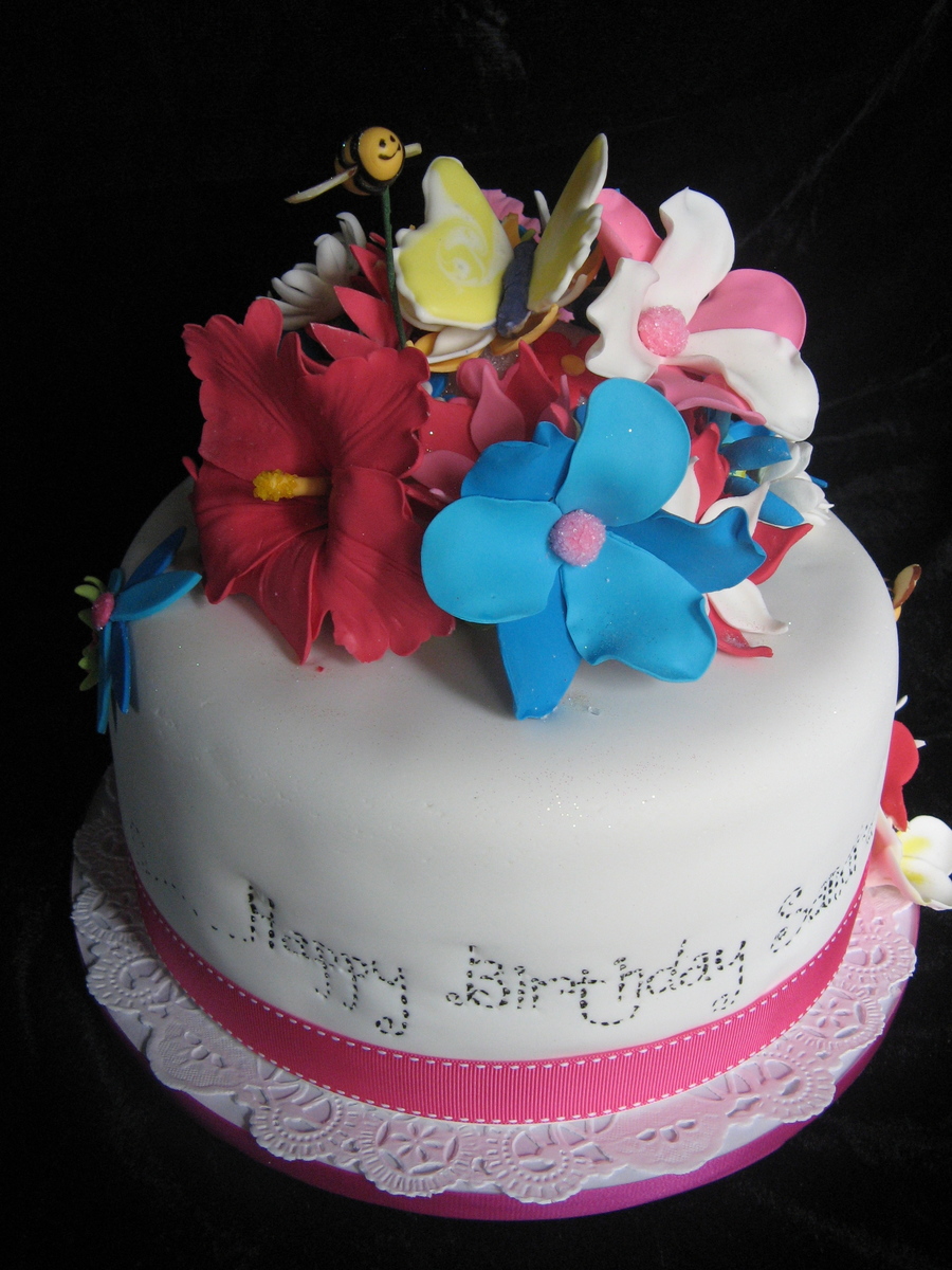 Busy Bee Birthday Cake - CakeCentral.com