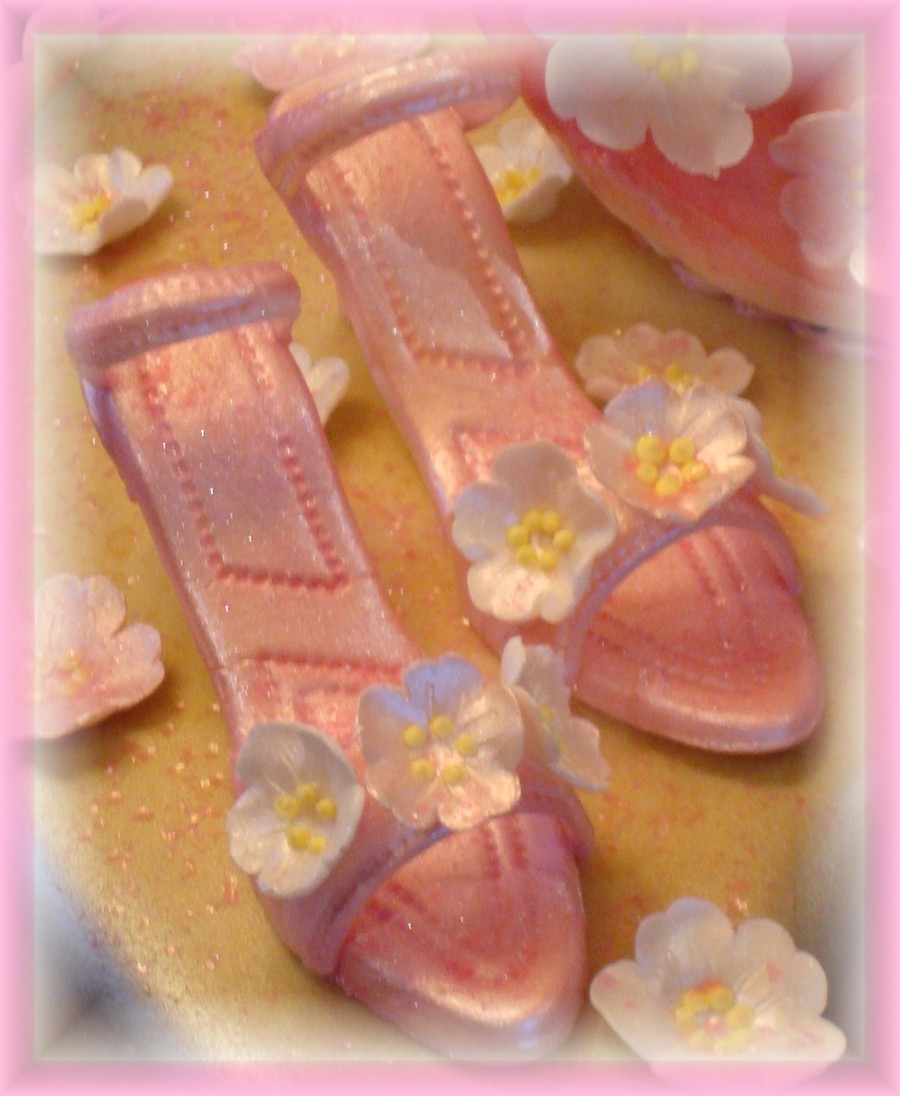 Pink Purse Cake - CakeCentral.com