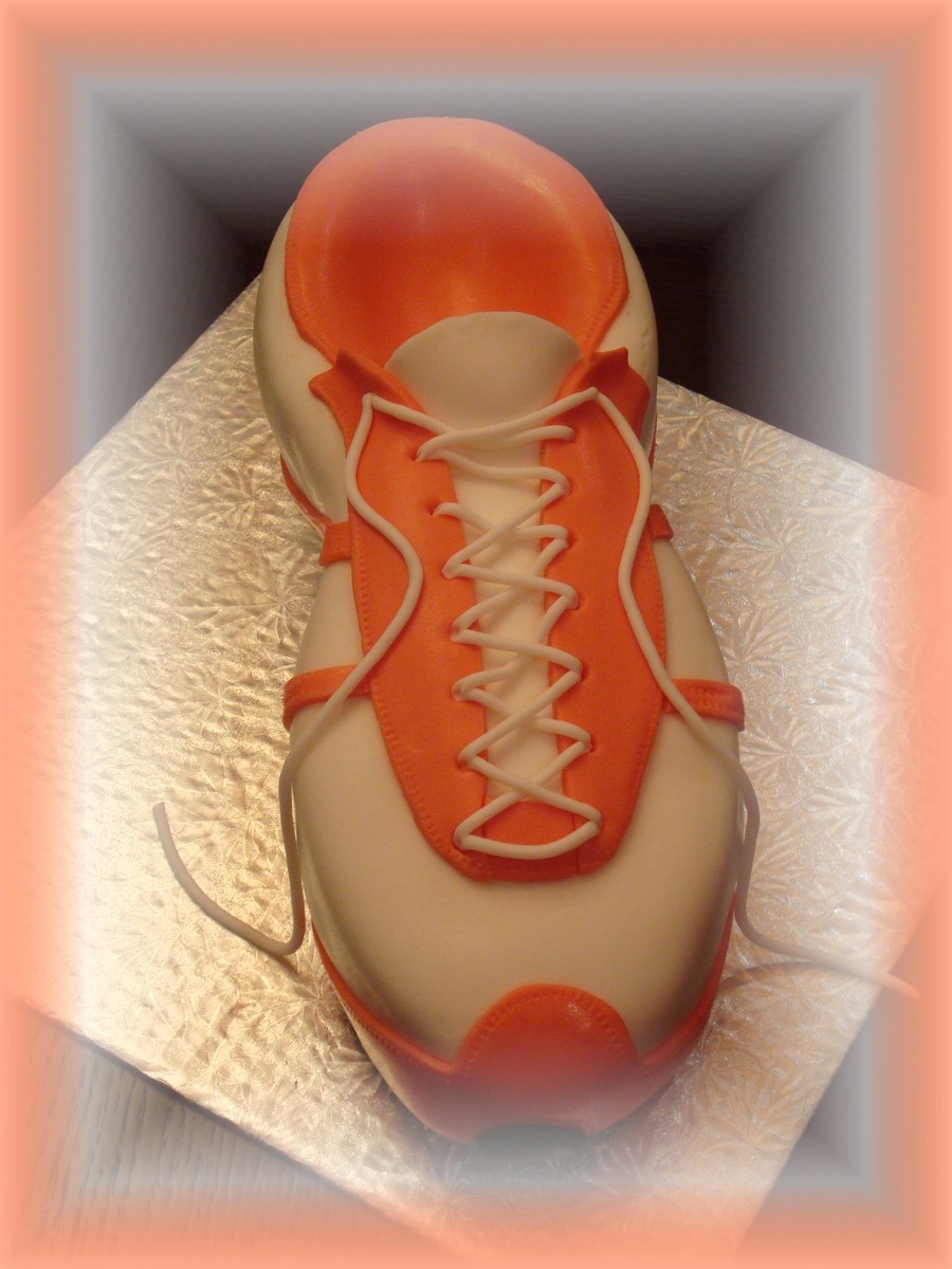Running Shoe - CakeCentral.com