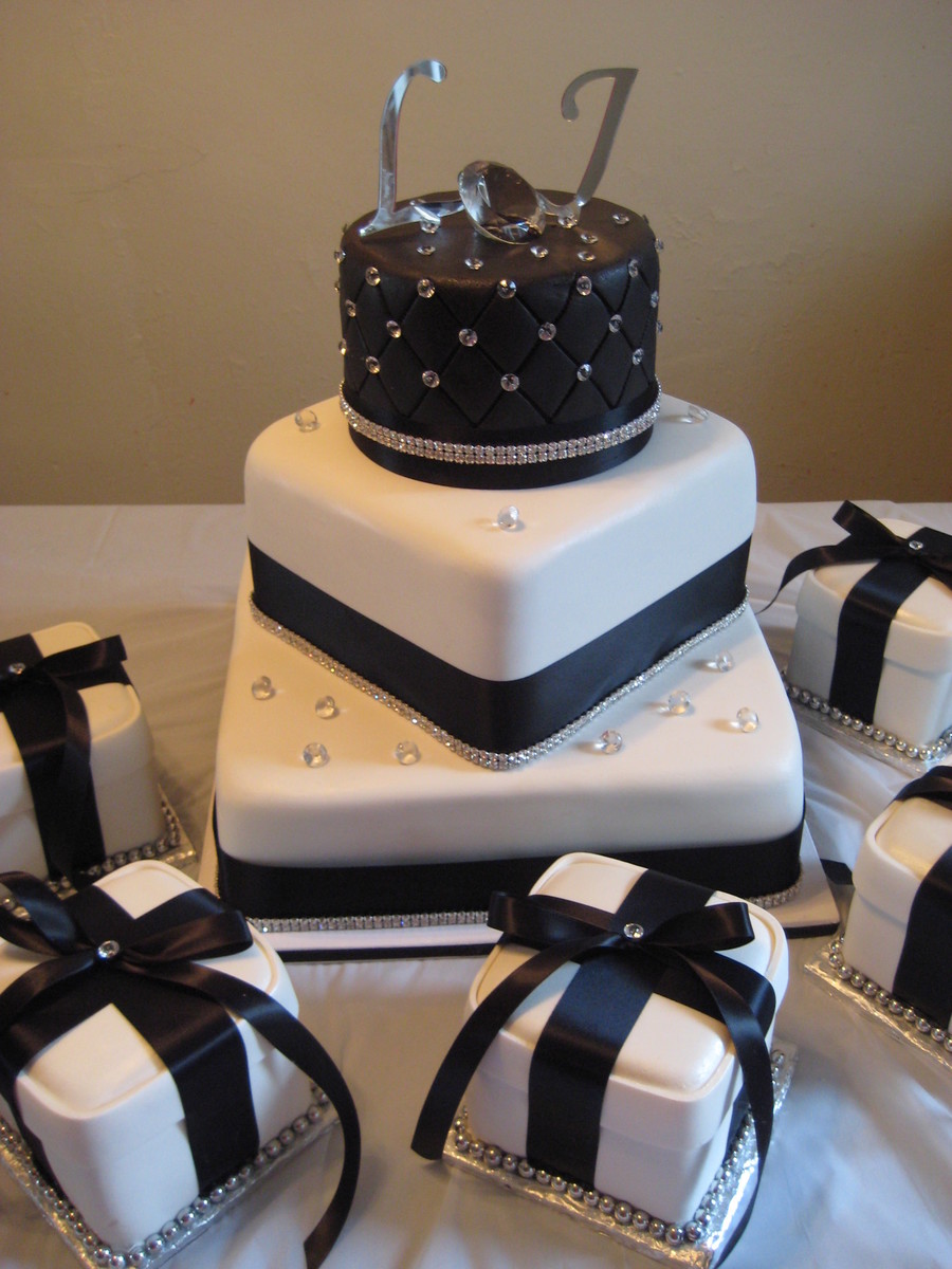 Two Diva's Birthday Cake - CakeCentral.com