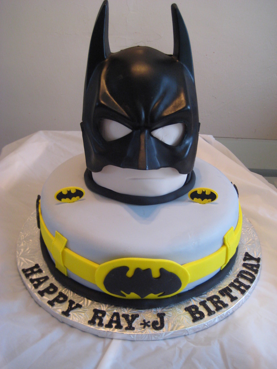 Batman Cake - CakeCentral.com