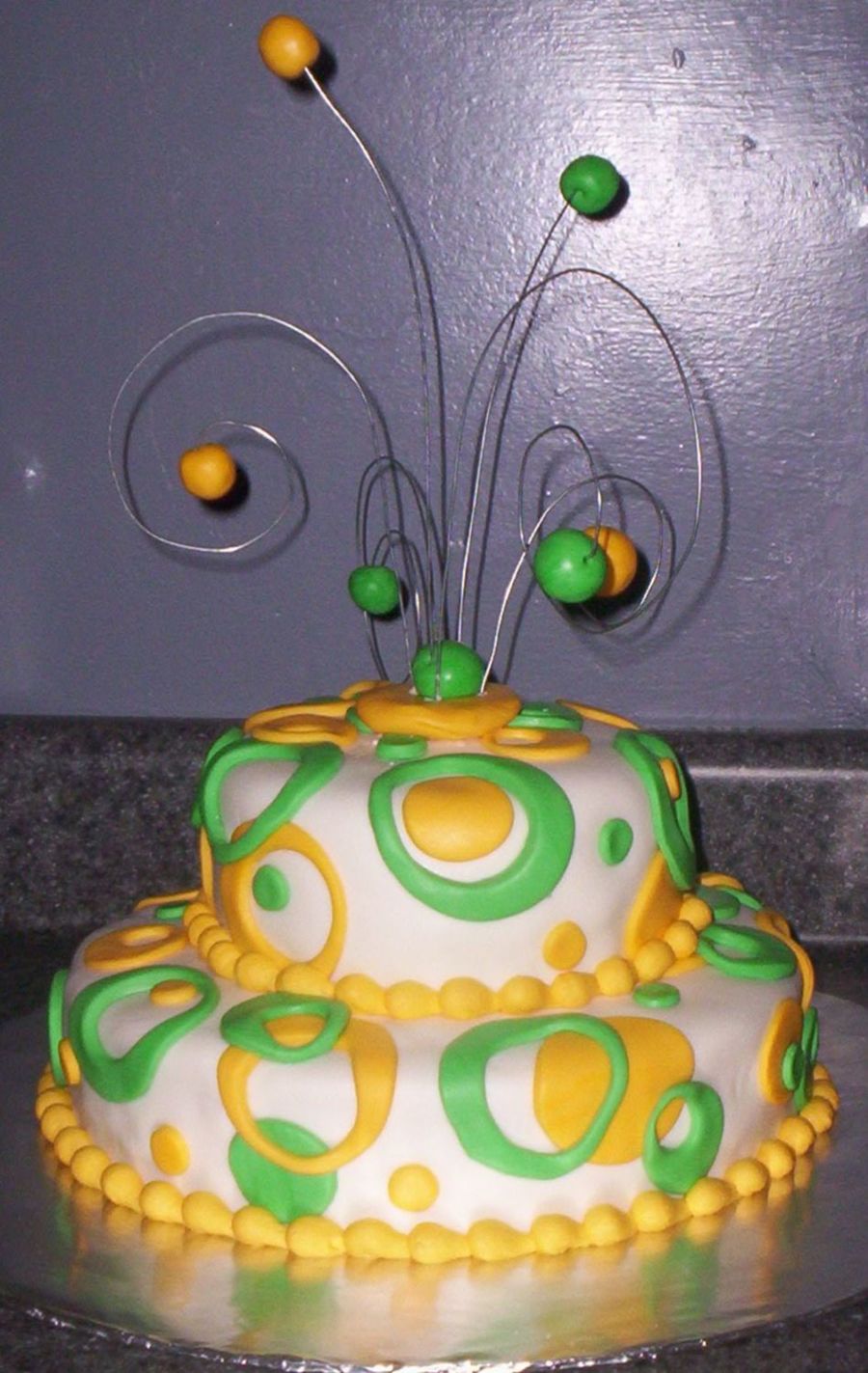 Fondant_Circles.jpg - CakeCentral.com