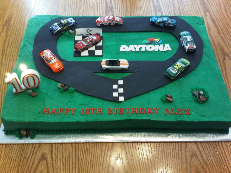 Daytona International Speedway Cake - CakeCentral.com
