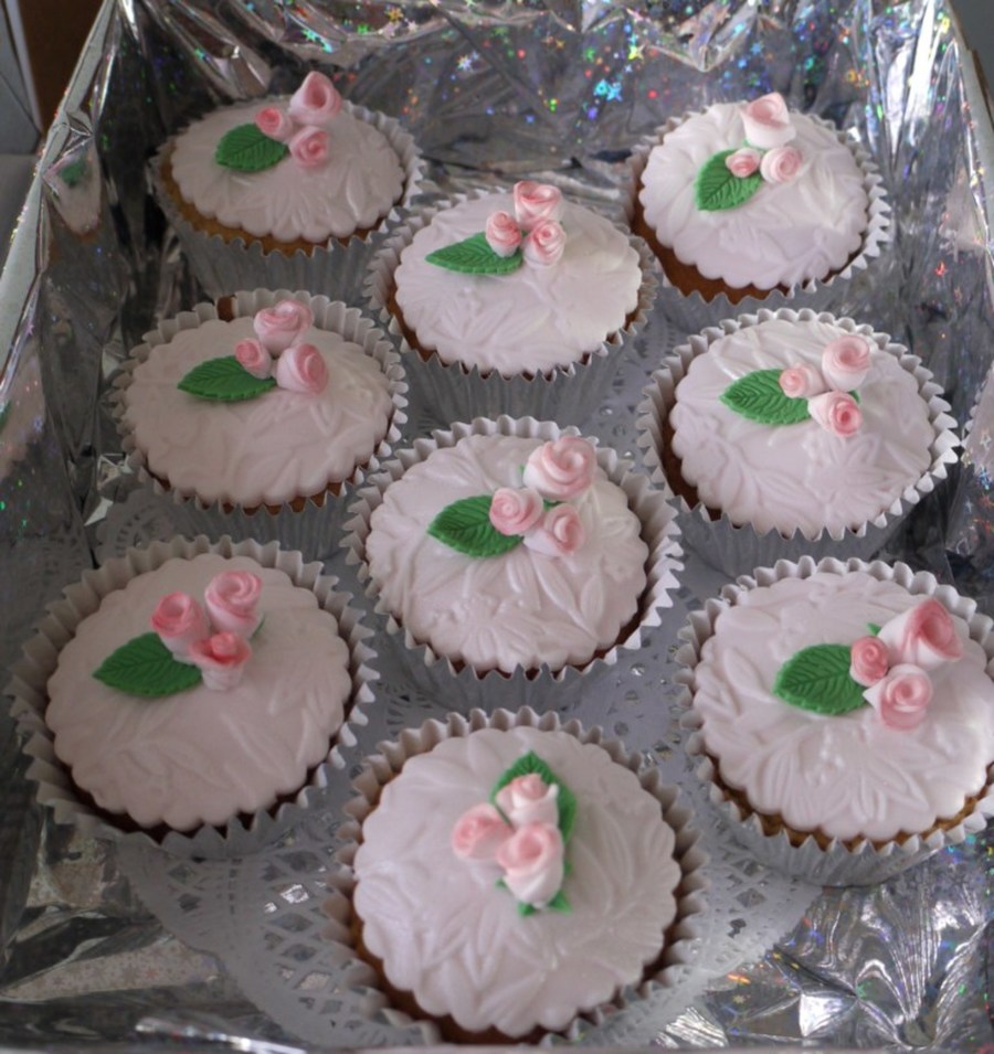 Rosebud Cupcakes - CakeCentral.com