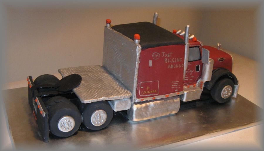 Peterbilt Conventional Tractor - CakeCentral.com