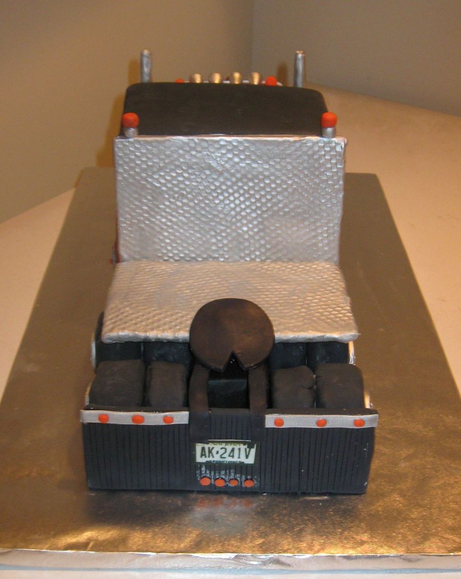 Peterbilt Conventional Tractor - CakeCentral.com