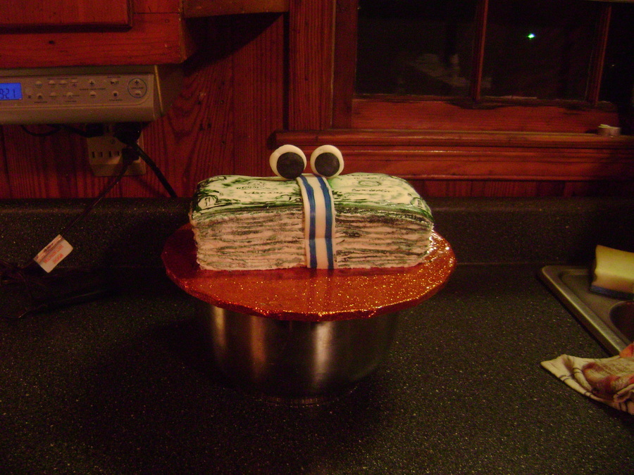 Geico Money Cake - CakeCentral.com