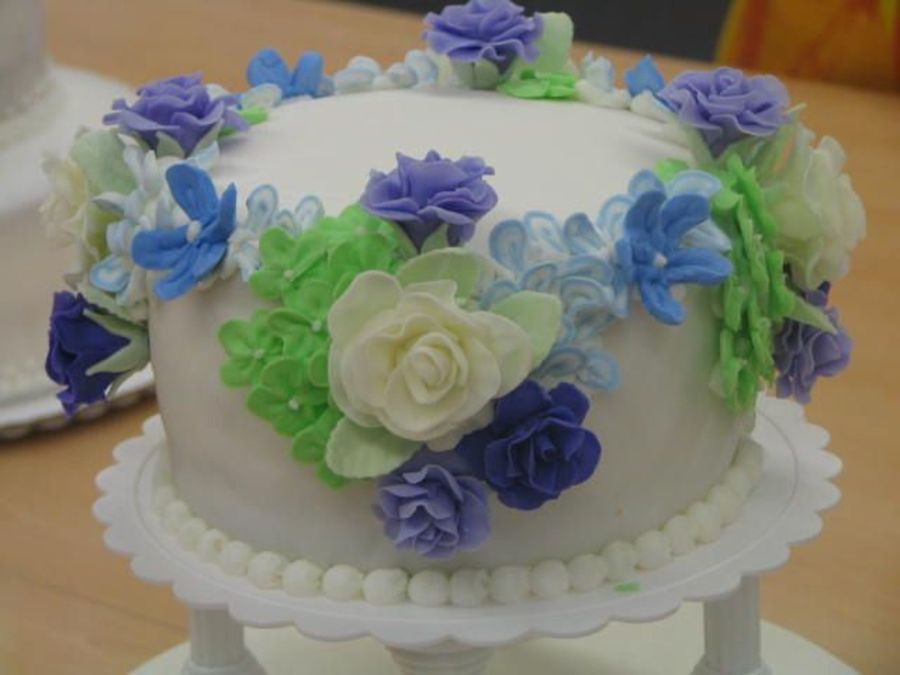 Final Wilton Class Cake - CakeCentral.com