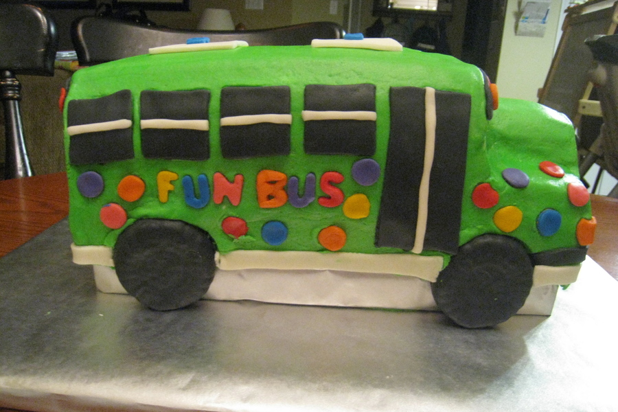 Fun Bus Cake - CakeCentral.com