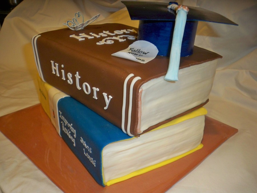 College Grad Cake - CakeCentral.com
