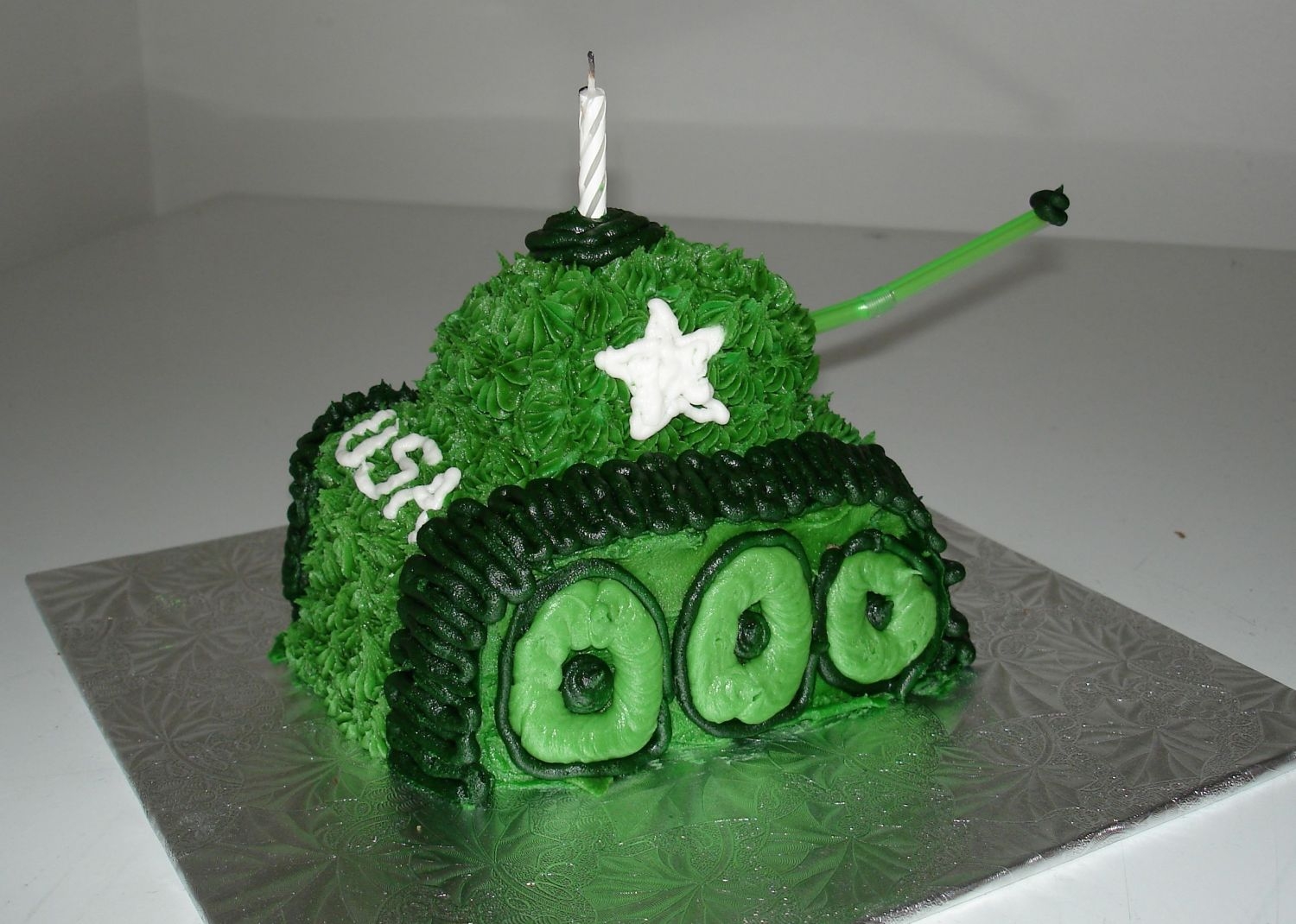 Tank Cake - CakeCentral.com