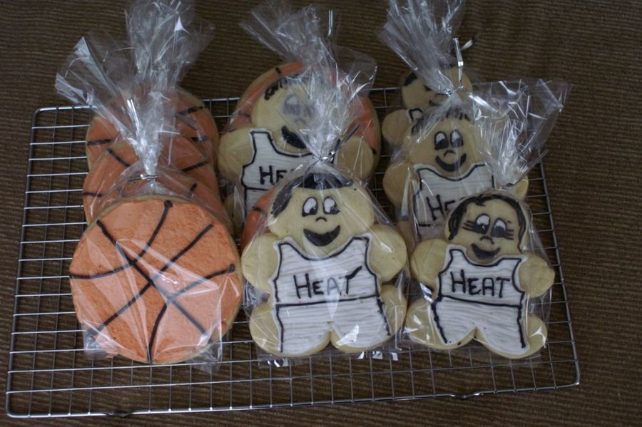 Basketball Sugar Cookies - CakeCentral.com