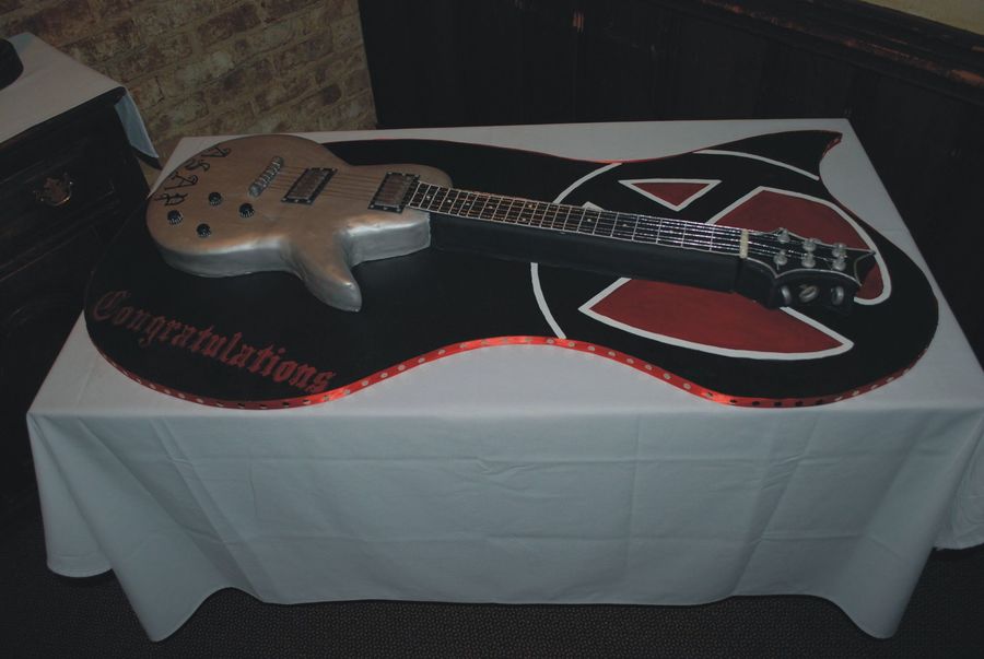 Guitar1.jpg - CakeCentral.com