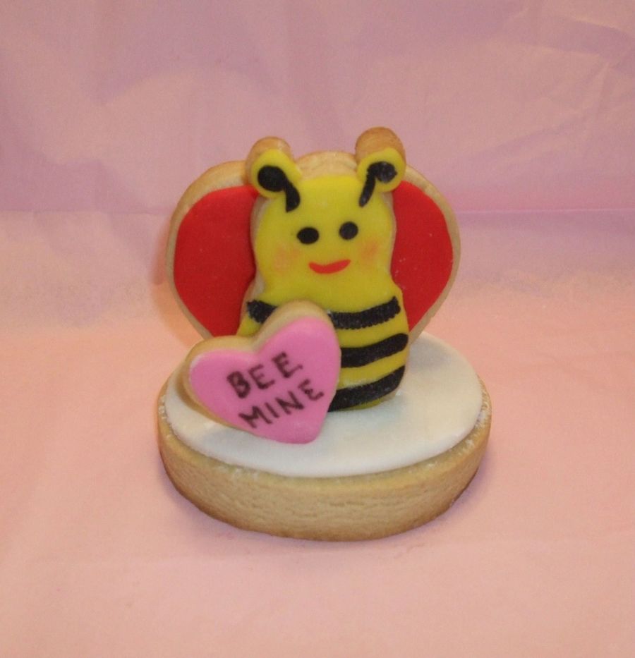 Bee Mine - CakeCentral.com