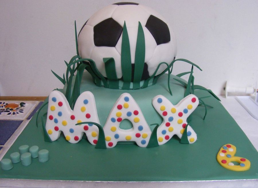 Max's Cake - CakeCentral.com