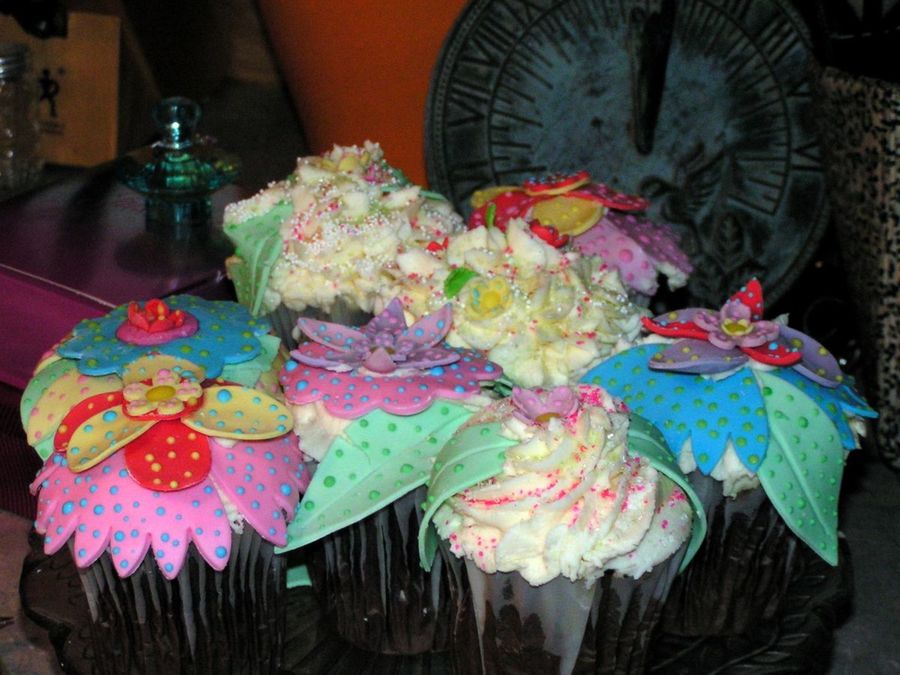 Fun Flowers - CakeCentral.com