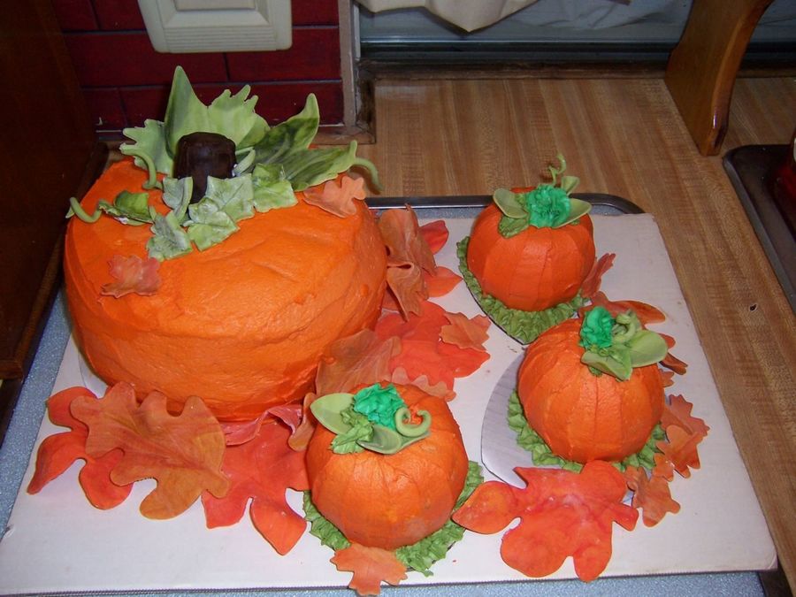 Happy Birthday Pumpkin!! - CakeCentral.com