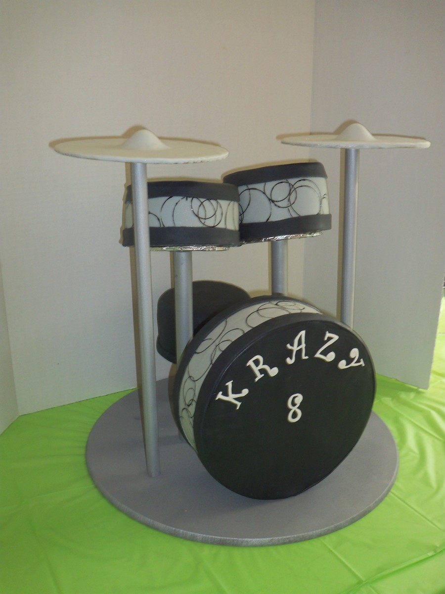 Kenzie's Drum Set - CakeCentral.com