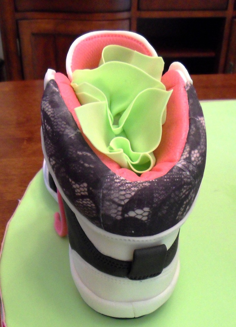 "pastry" Sneaker And Shoebox Birthday Cake - CakeCentral.com