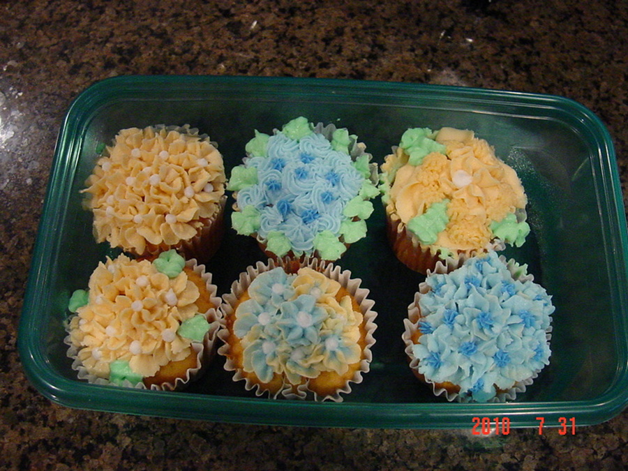 Cupcakes - Lesson 3 - CakeCentral.com