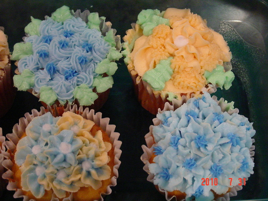 Cupcakes - Lesson 3 - CakeCentral.com