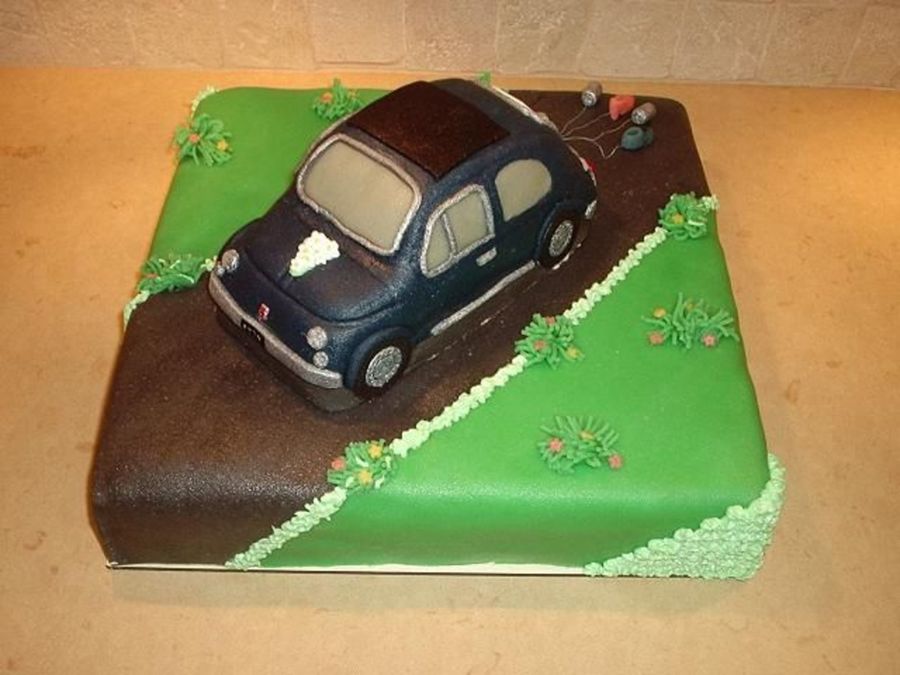 Fiat 500 - CakeCentral.com