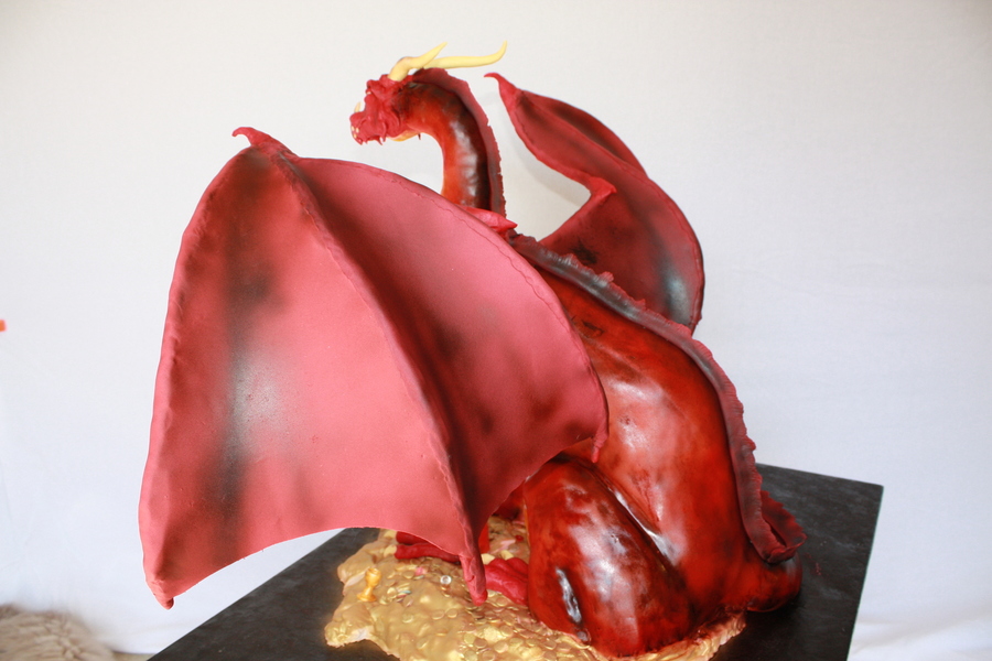 Smaug, From The Hobbit - CakeCentral.com