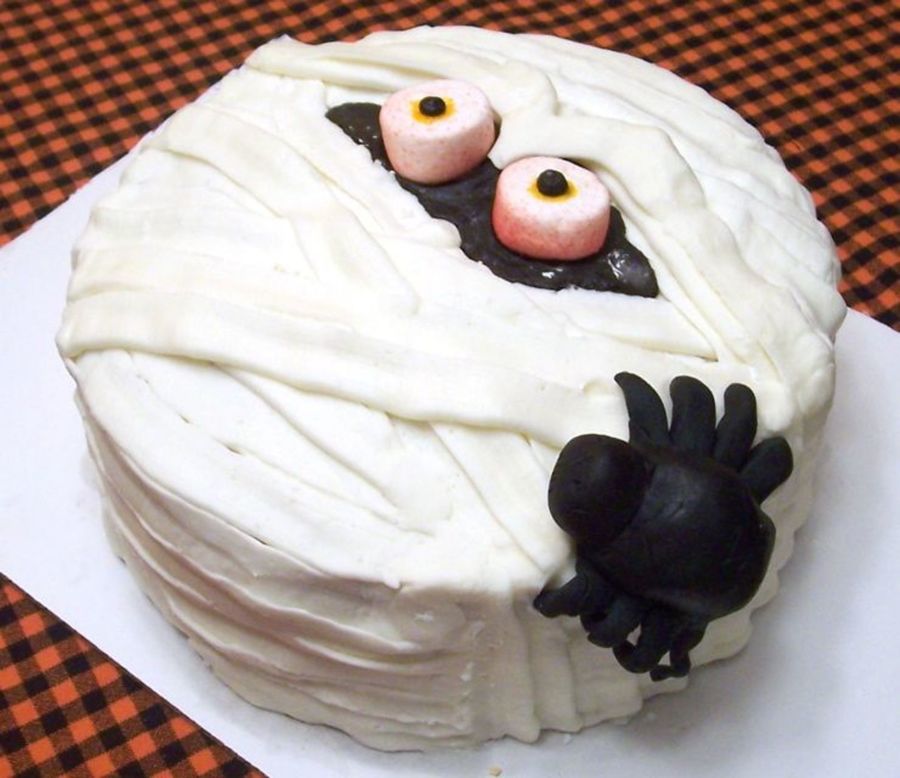 Mummy Cake - CakeCentral.com