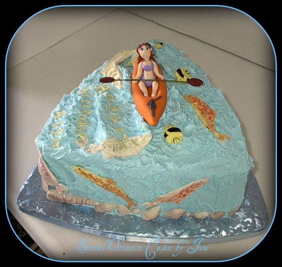 Kayaking Lady On The Sea - CakeCentral.com