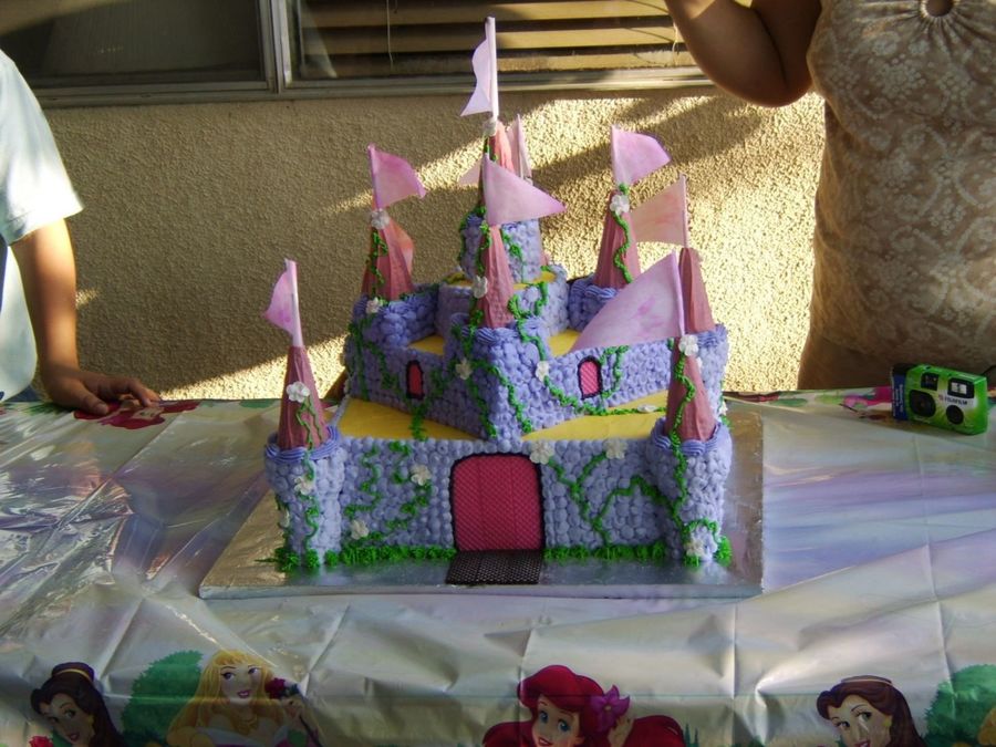 Castle Cake - CakeCentral.com