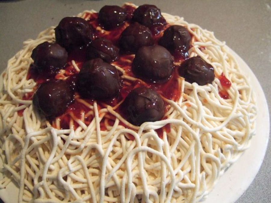 Spaghetti Cake. - CakeCentral.com