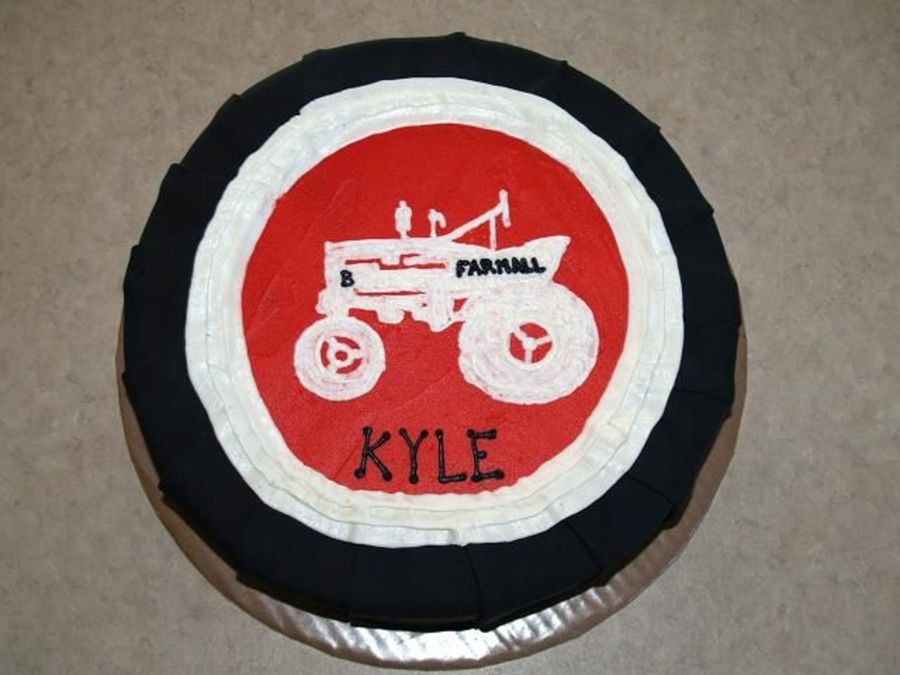 Farmall B - CakeCentral.com