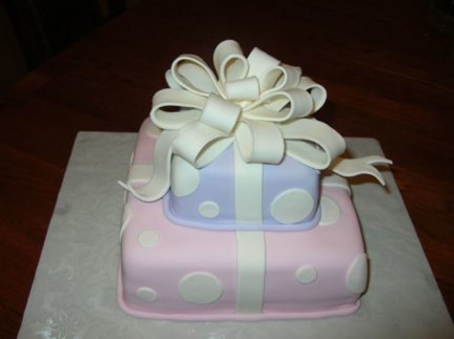 Present Cake - CakeCentral.com