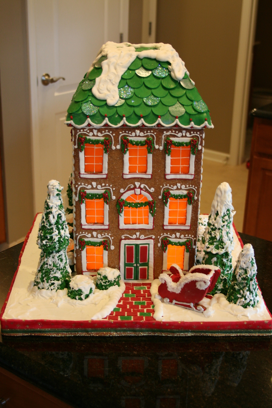Traditional Gingerbread House - CakeCentral.com
