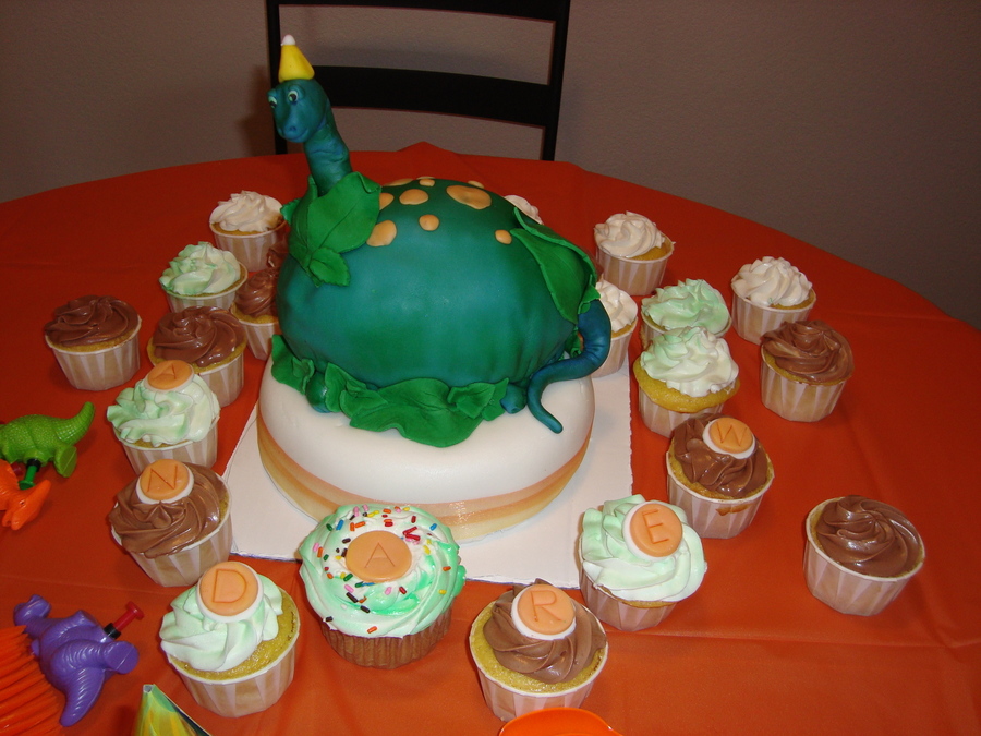 Andrew's Birthday Cake - CakeCentral.com