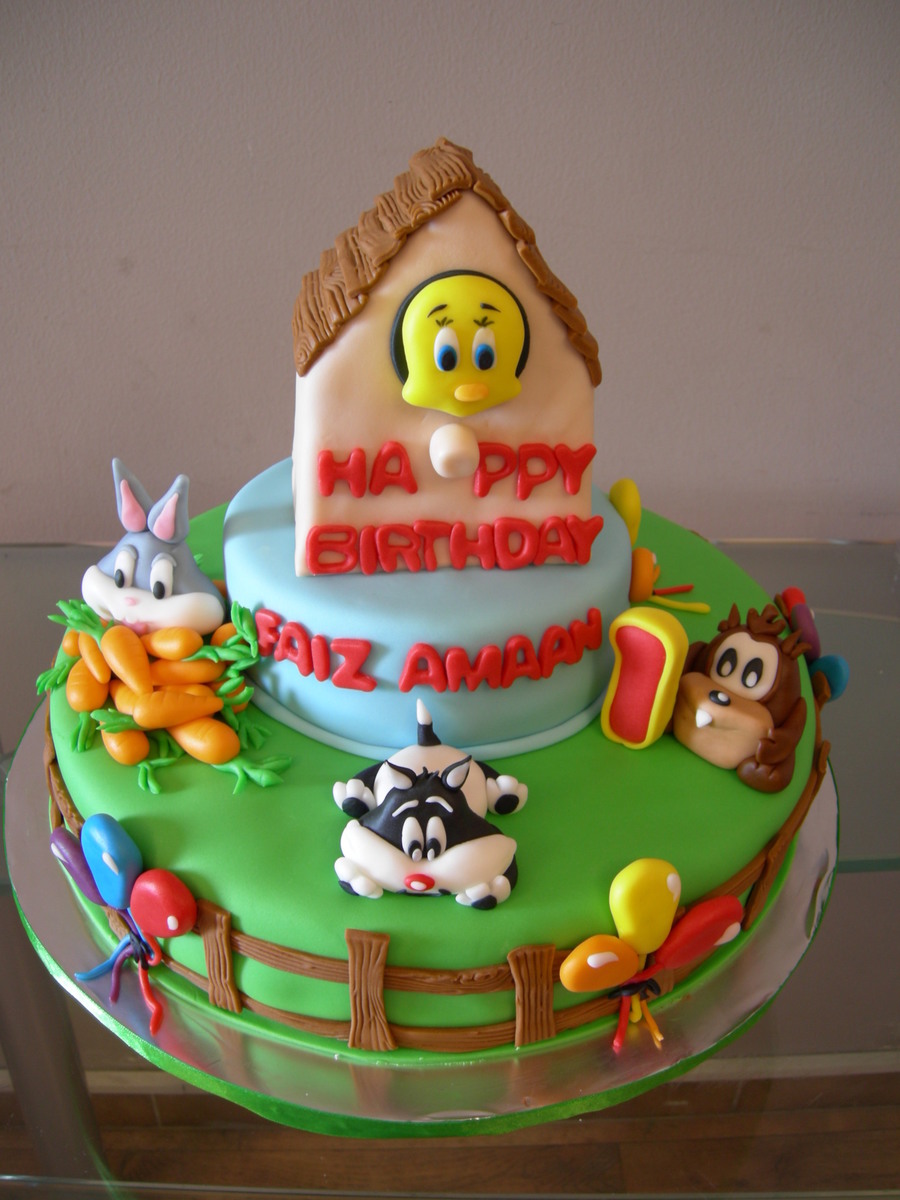 Looney Tunes - CakeCentral.com
