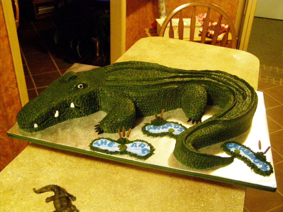 Alligator Cake - CakeCentral.com