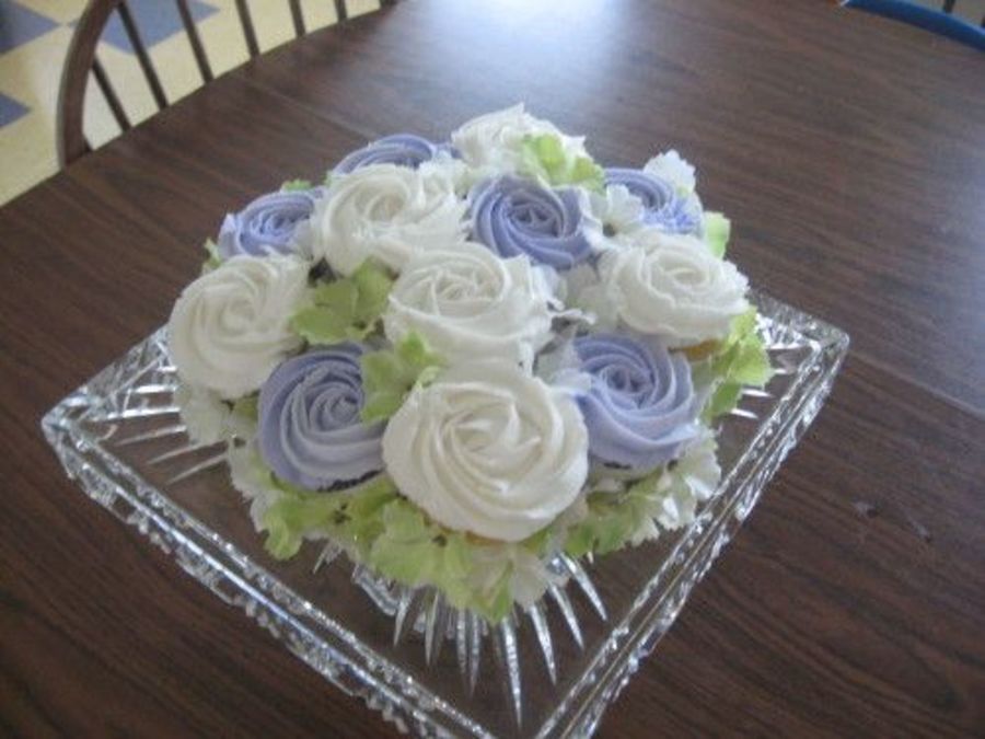 Cupcake Bouquet Centerpiece (Top View) - CakeCentral.com