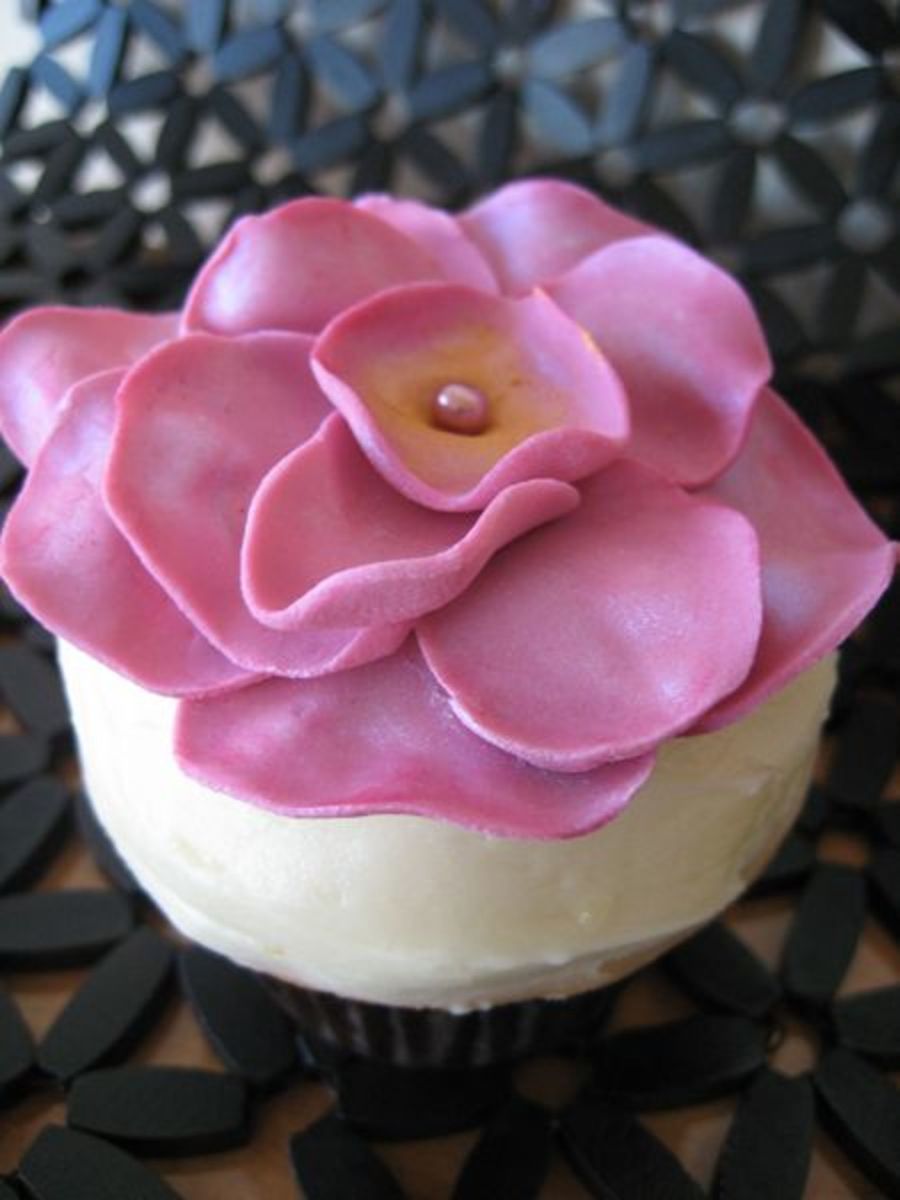 Sugar Flower Tutorial - CakeCentral.com