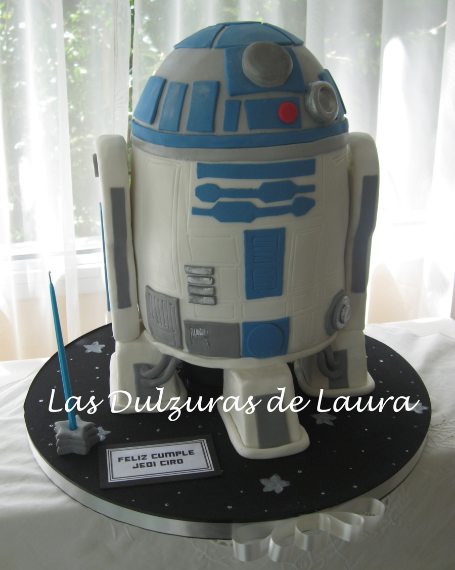 R2D2 - Star Wars - CakeCentral.com