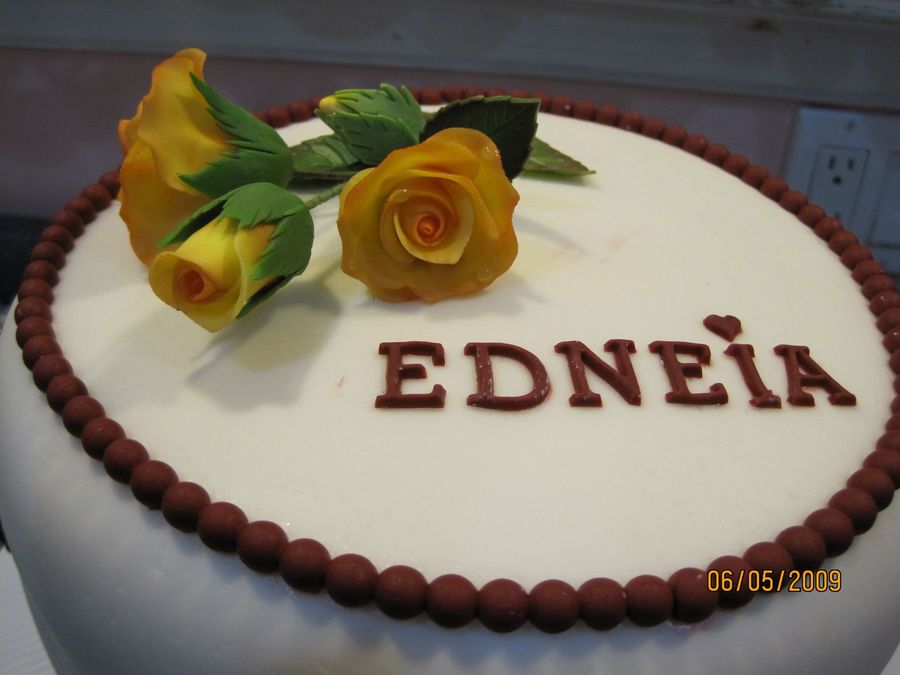 Edneia__Leni_Cakes_002.jpg - CakeCentral.com
