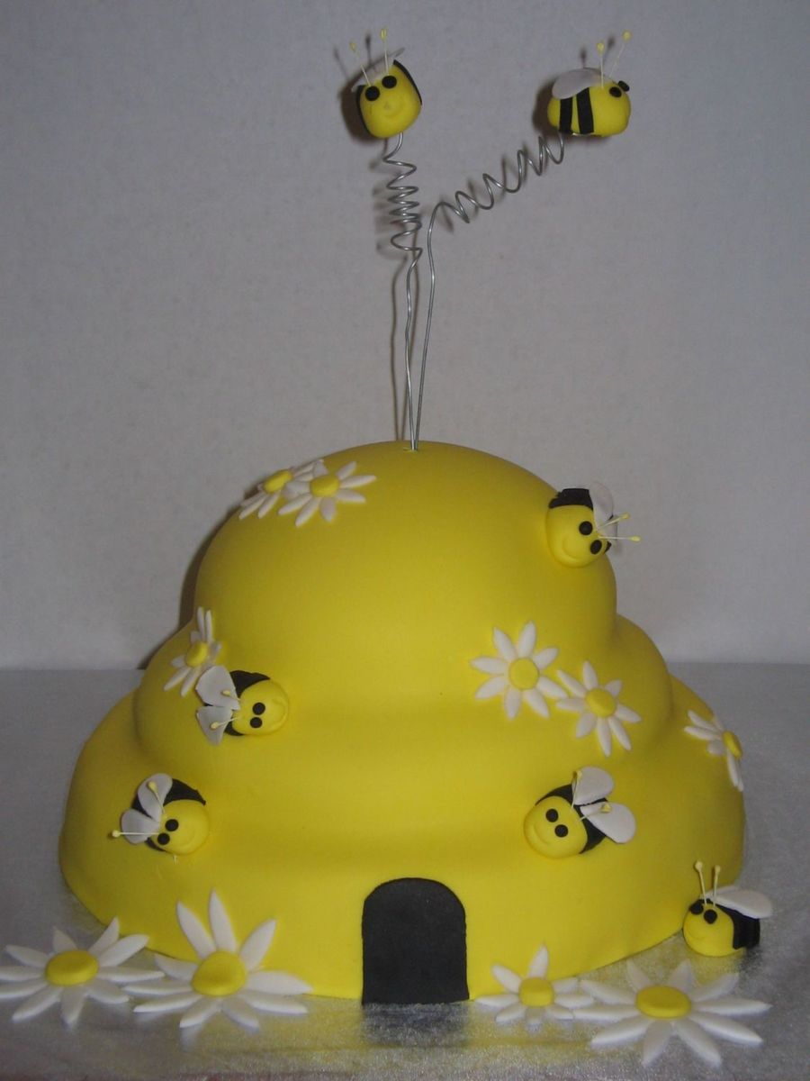 Bumble Bee Cake - CakeCentral.com