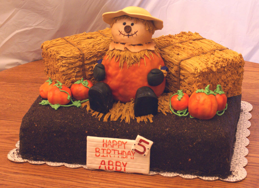 Pumpkin Scarecrow Cake - CakeCentral.com