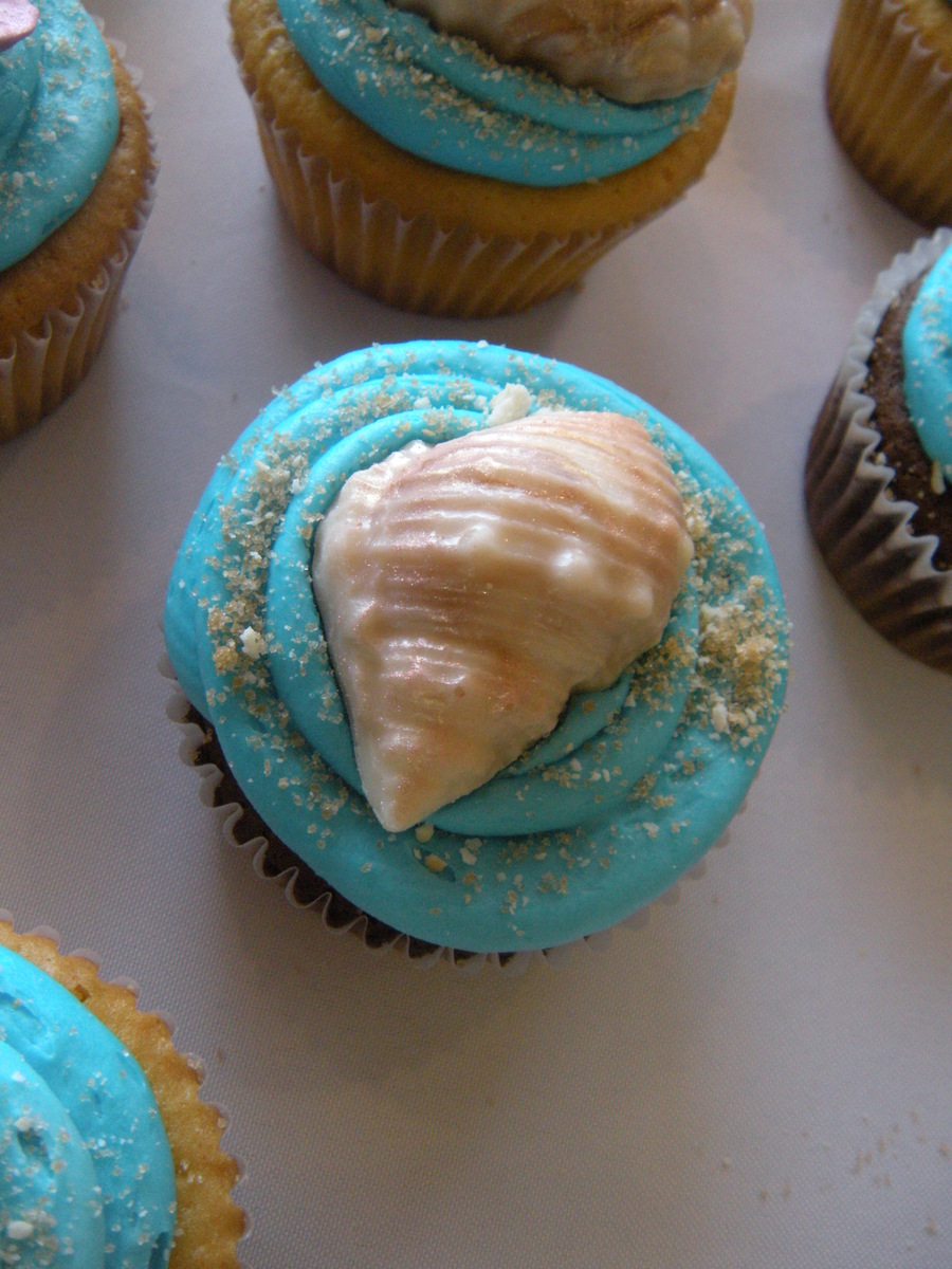 Seashells On Cupcakes - CakeCentral.com